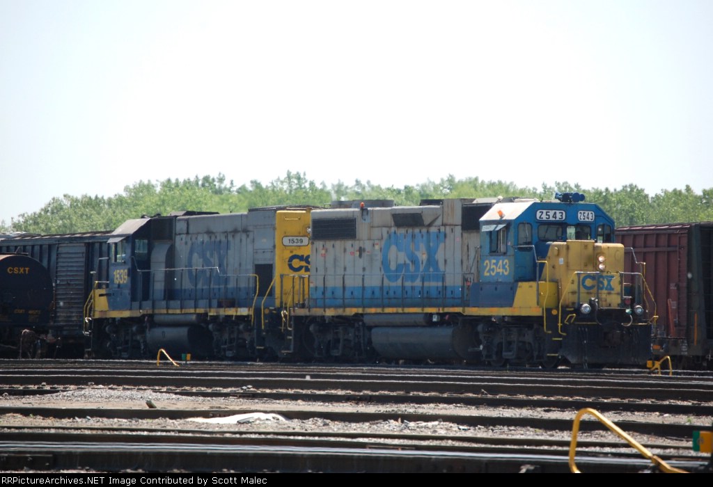 CSX 2543 & 1539